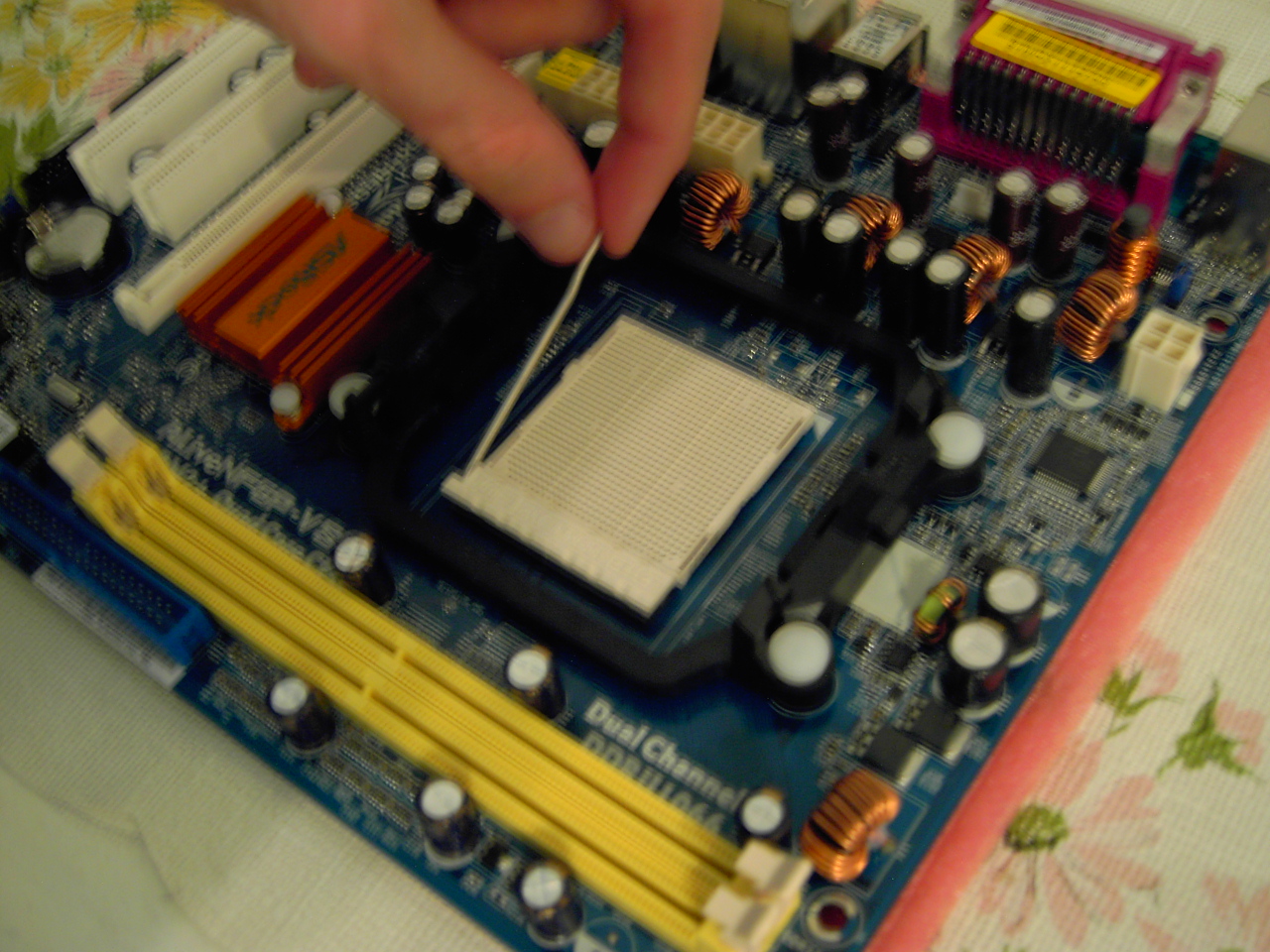 PC Building Tutorial | Swords and Software